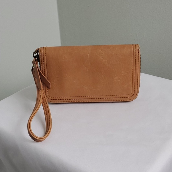 Universal Thread | Bags | Universal Thread Light Brown Wristlet Wallet ...